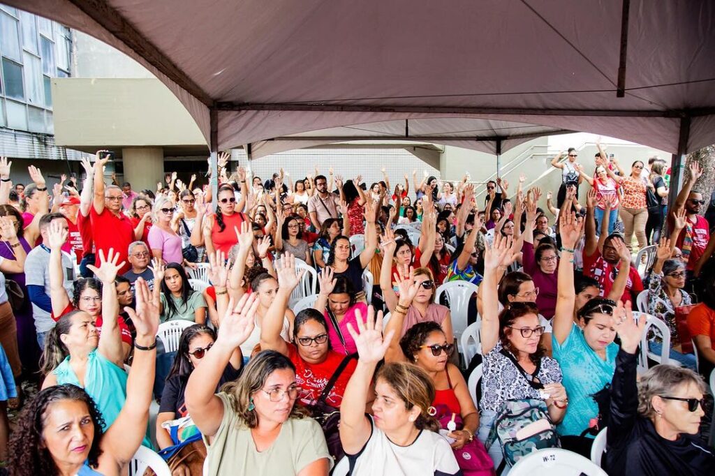 SIMPERE dá posse à nova diretoria e lança Campanha Salarial 2025 em ...